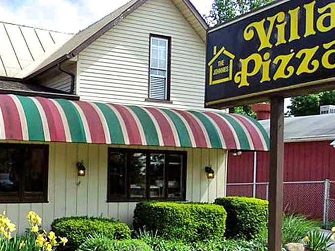 Johnnie's Villa Pizza brings Italian countryside charm to small-town Ohio. That striped awning is basically a pasta flag.