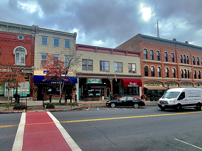 Lunch and Italian cuisine beckon in Lee, where your food budget stretches further than your grandmother's secret spaghetti recipe.
