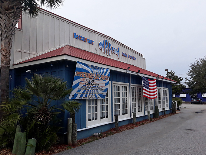 Red, white, and blue never looked so appetizing as it does on this patriotic seafood palace.