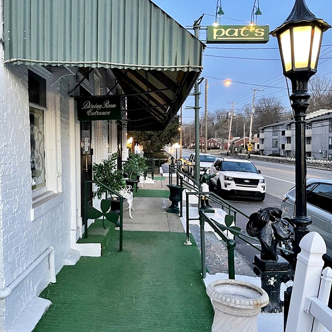Pat's green awning and white facade have been welcoming steak pilgrims for generations. No Instagram filter needed!