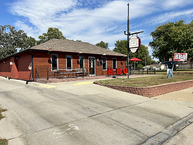 Swine Dining BBQ sits ready to serve up some seriously good eats in this cozy Bellevue corner of happiness.