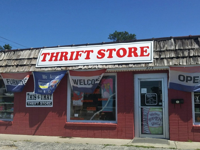 This N That's vibrant red exterior is like a stop sign for bargain hunters. "Stop, look, and save" should be their motto.