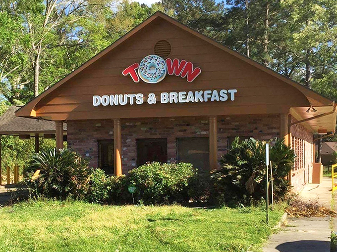Town Donut's cabin-like charm makes you feel right at home before you even taste a bite. That porch practically begs you to sit and savor.