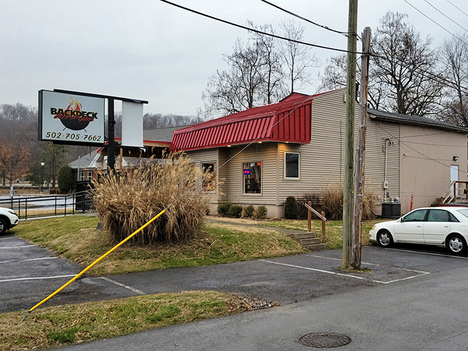 That red awning is like a beacon for hungry travelers. Follow your nose to BBQ bliss!