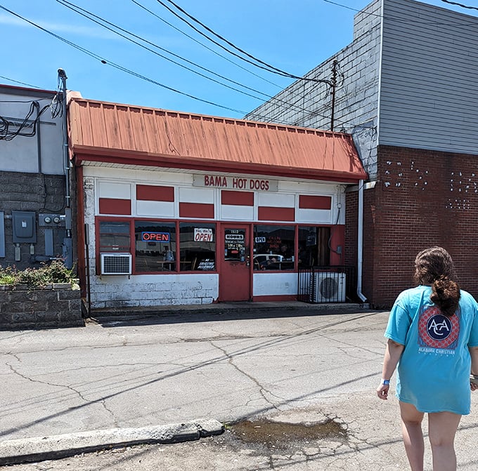 This no-nonsense storefront promises Birmingham-style dogs without pretension&mdash;just the way the locals like them.