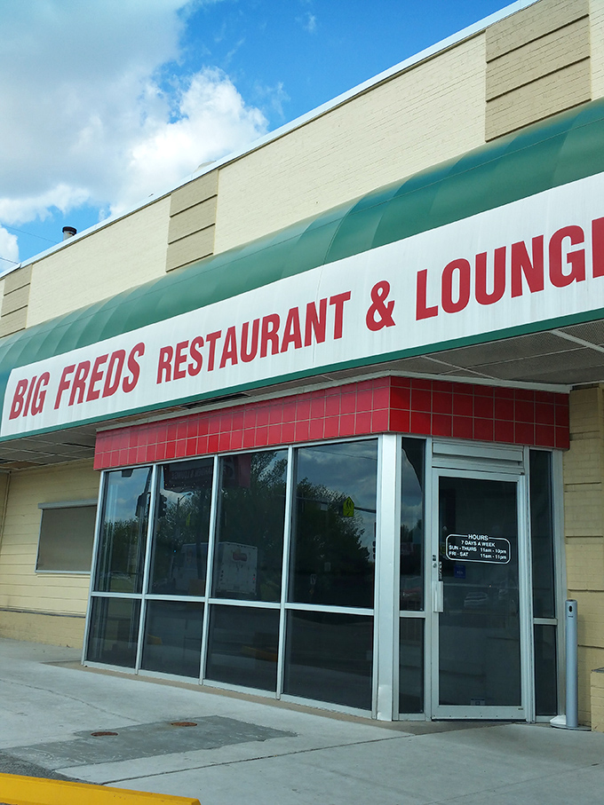 That retro charm promises pizza and good times, where every meal feels like a neighborhood celebration.