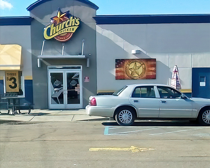 Clean lines and that iconic star &ndash; Church's brings its Texas-sized flavor to Pearl with no-nonsense chicken satisfaction.