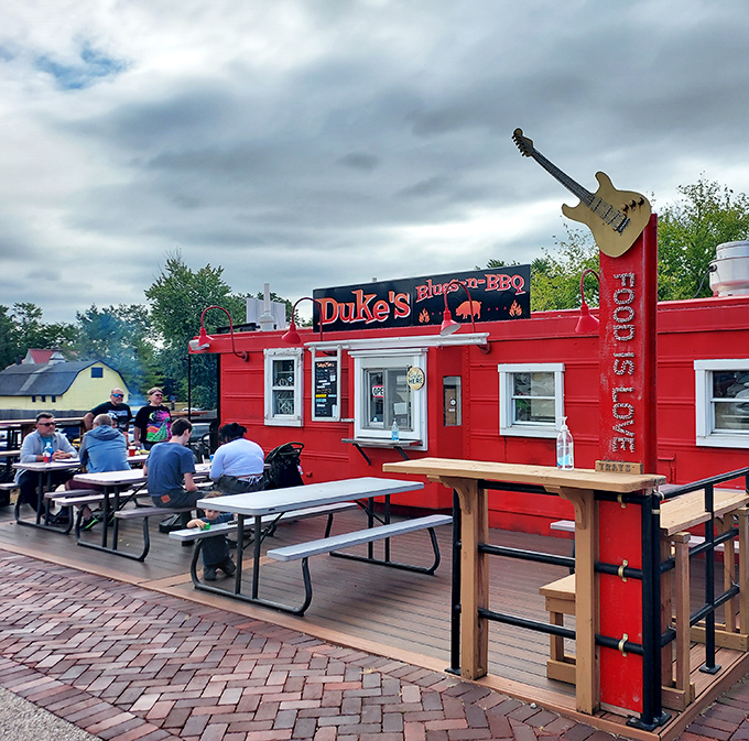 This little red barbecue trailer proves that sometimes the best things come in small, smoke-scented packages.