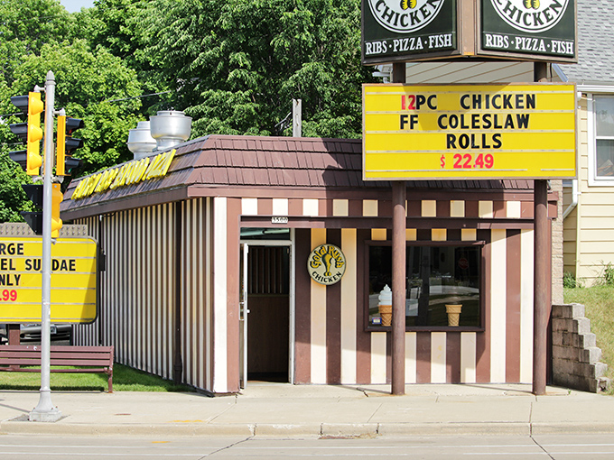 The vintage charm of this small building reminds you that the best fried chicken often comes from unassuming neighborhood favorites.