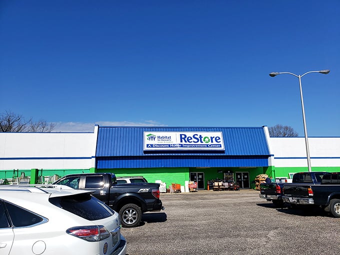 Clean lines and purposeful design reflect the mission within, where building materials find new life in deserving homes.