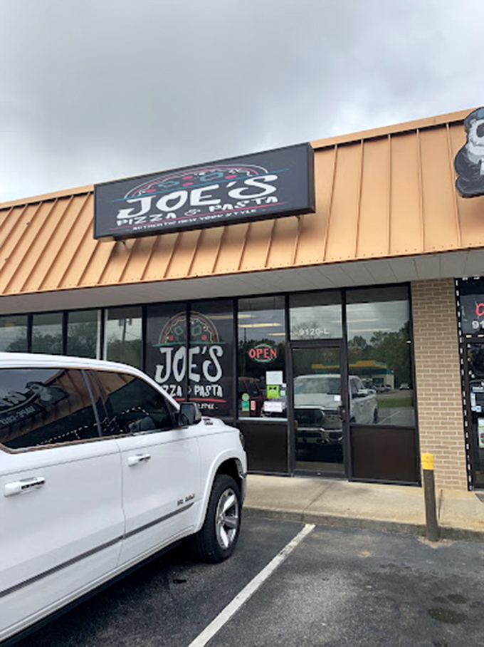 New York attitude meets Southern hospitality in every perfectly folded slice served here.