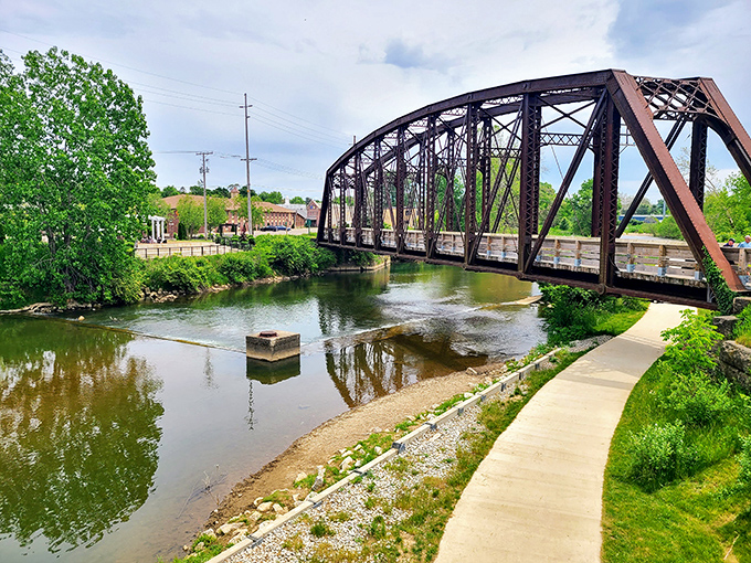 The historic bridge in Mount Vernon offers a scenic walk and a quiet moment by the river&rsquo;s gentle flow.