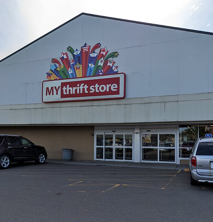 This massive building holds enough treasures to keep even the most dedicated bargain hunters busy.