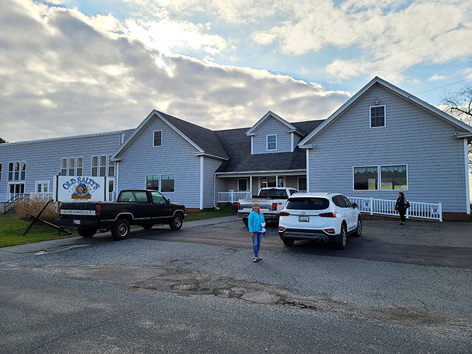 Old Salty's: The kind of place where the parking lot view is as good as the food&mdash;and that's saying something in crab country.Add to Conversation