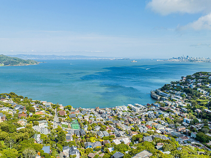 The San Francisco skyline plays peekaboo across the bay from Sausalito. City lights without city prices&mdash;the best of both worlds.