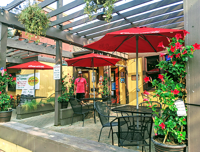 Red umbrellas, wooden beams, and the promise of pizza paradise &ndash; Smoky Mountain knows how to set the scene.