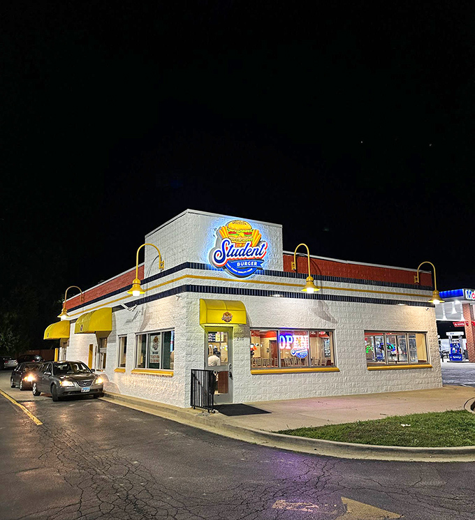 Corner location, bright lights, and the promise of something special – the trifecta of burger happiness.