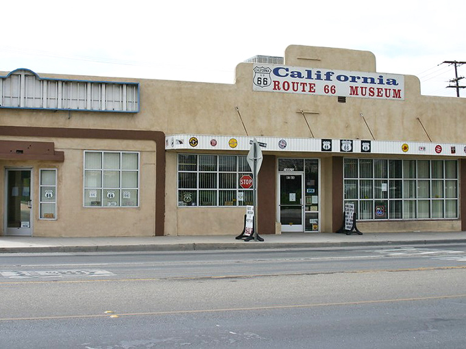 The California Route 66 Museum celebrates Victorville's place on the historic highway. Desert retirement with a side of American nostalgia!