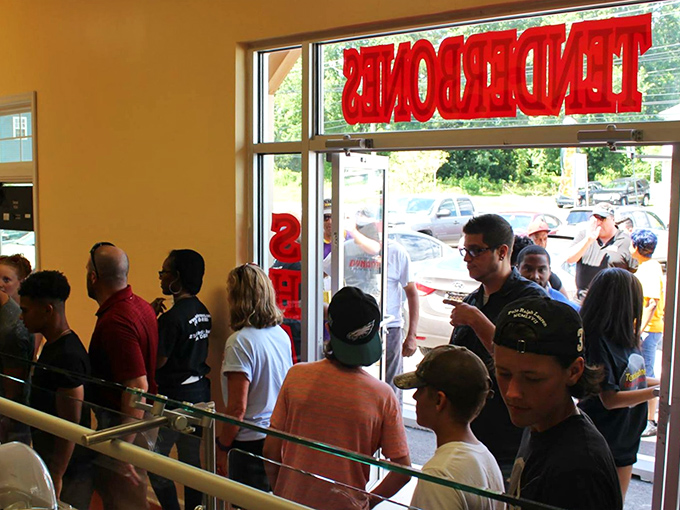 The line forms for a reason. These folks know that good things come to those who wait&mdash;and then order seconds.
