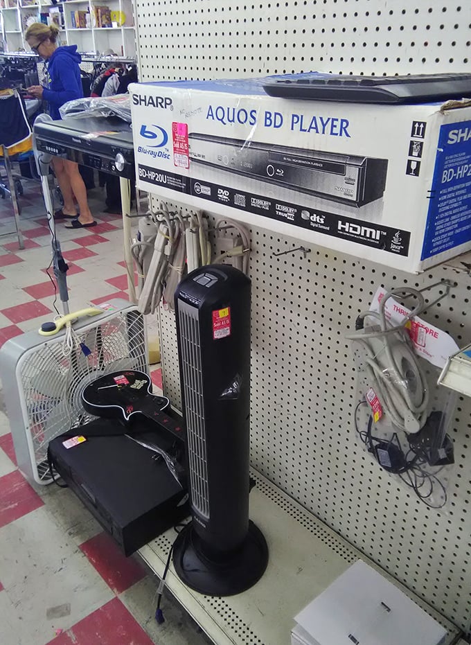 Electronic treasures await tech-savvy treasure hunters – from vintage players to modern gadgets seeking new homes.