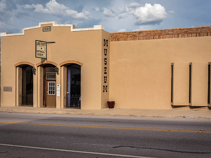 This unassuming museum holds the collective memory of Llano, stories preserved behind those sturdy doors and sun-baked walls.