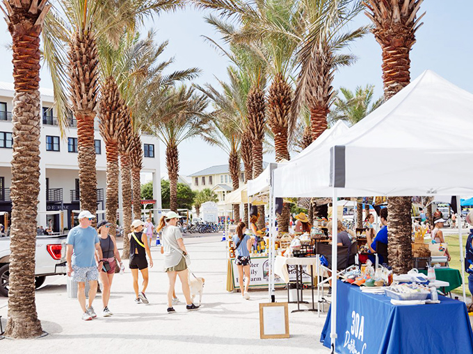 Palm trees, blue skies, and local vendors &ndash; basically the holy trinity of perfect Saturday mornings.