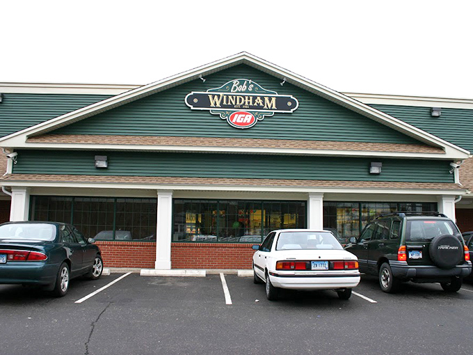 Bob's Windham IGA stands as a testament to when grocery shopping was a community affair, not just another errand on your digital calendar.