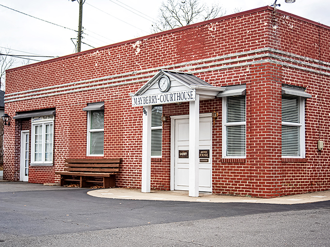 "Crime doesn't pay, but visiting this replica sure does!" The Mayberry Courthouse captures the charm of simpler times without the modern-day admission prices.