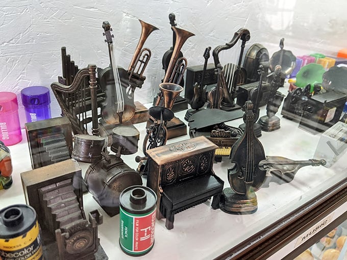 A symphony for your desk! These instrument-shaped sharpeners hit all the right notes for music lovers and stationery enthusiasts alike.