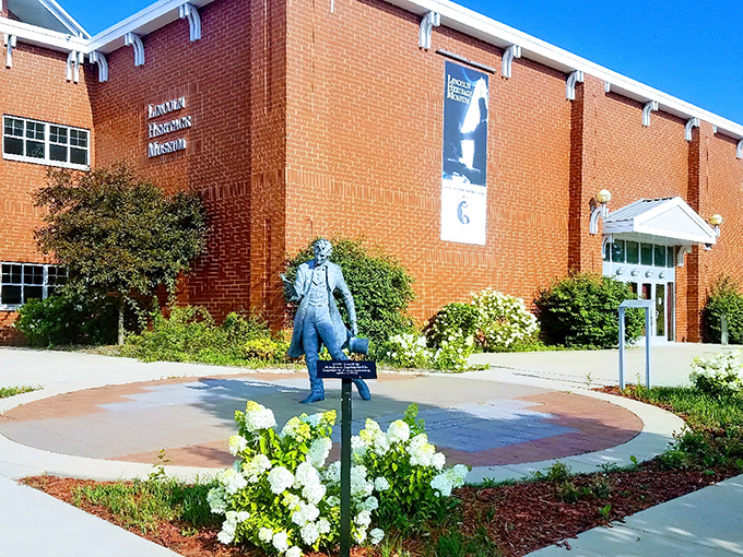 The Lincoln Heritage Museum celebrates Honest Abe's connection to the town with exhibits that bring history to life. Even the statue seems ready for conversation.