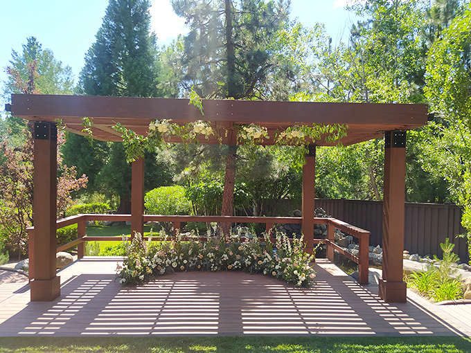Even the park's covered structures manage to look elegant, offering shade while refusing to obstruct those million-dollar mountain views.