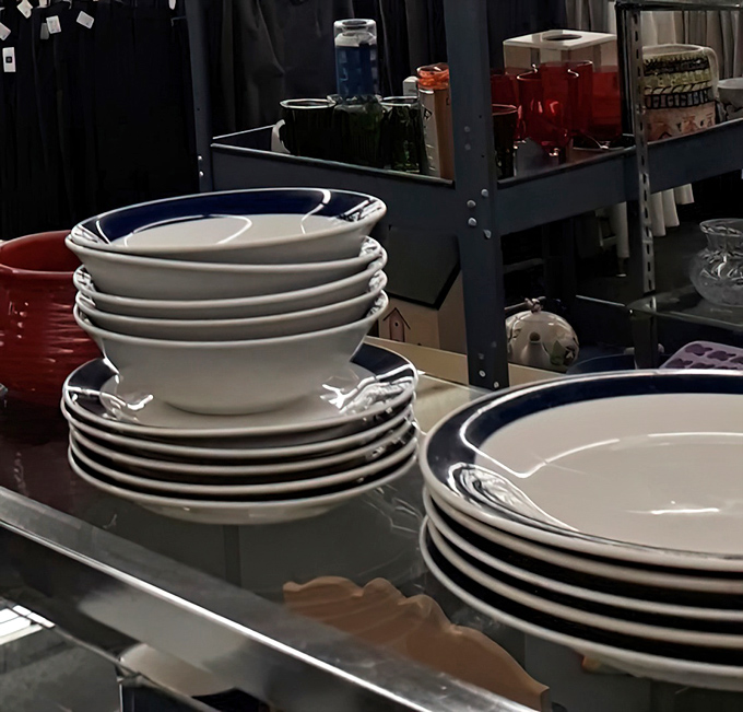 Complete dish sets ready to host Thanksgiving dinner, because fancy doesn't have to mean financially irresponsible or boring.