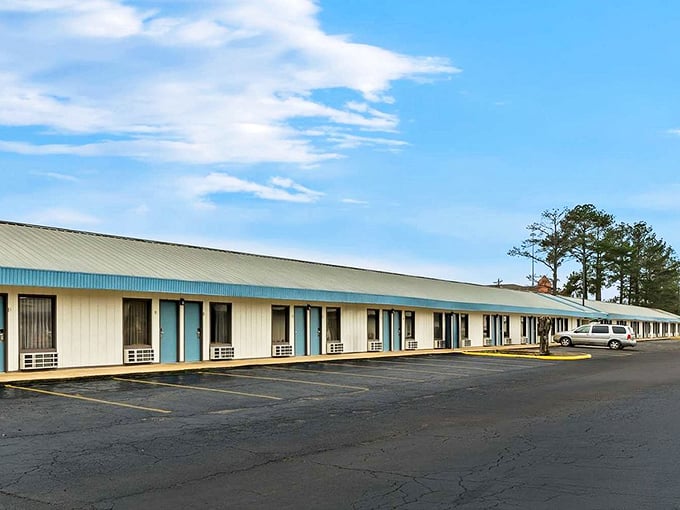 The Rodeway Inn proves that "affordable accommodation" doesn't have to be an oxymoron in today's economy.