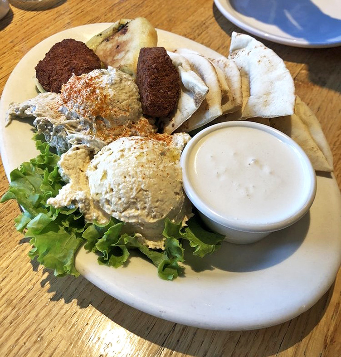 The sampler platter: for when your appetite has commitment issues but your taste buds want to experience everything.