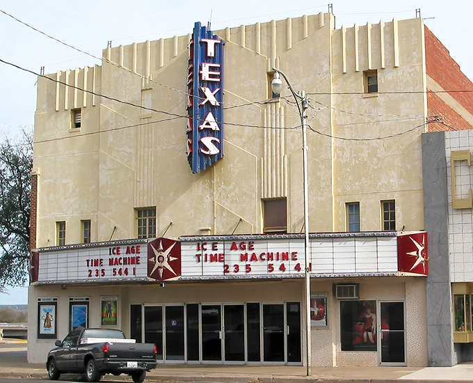 The Texas Theatre's Art Deco fa&ccedil;ade has witnessed first dates and family outings since before Netflix made us all couch potatoes.