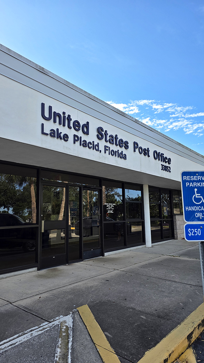 Even the post office in Lake Placid looks cheerful&mdash;sending postcards home just feels more optimistic under that blue Florida sky.