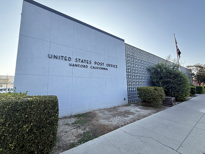 Even Hanford's post office embraces mid-century modern design, proving that mailing packages can come with a side of architectural appreciation.