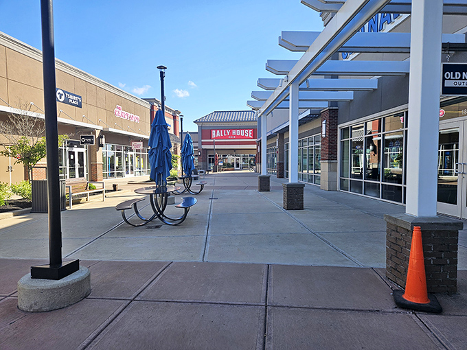 Wide walkways and thoughtful design make shopping feel less like a contact sport and more like a pleasant stroll. That Rally House in the distance is calling to Ohio sports fans.