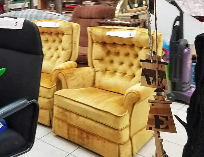 These golden thrones weren't just made for sitting&mdash;they're conversation pieces waiting for their next royal home.