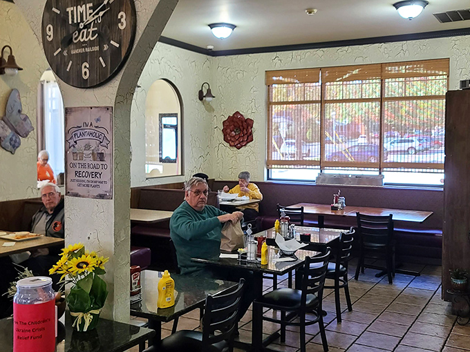 Tables filled with locals who know good food when they taste it&mdash;the best endorsement any restaurant can earn.