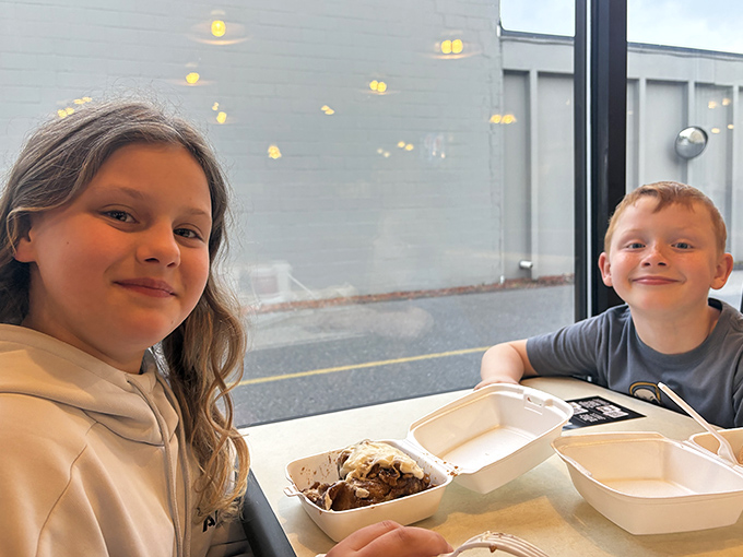 Young patrons experiencing the joy of sticky bun discovery. Creating memories that will have them returning for decades to come.