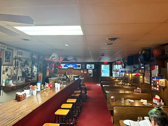 Red floors and wood-paneled walls create the perfect backdrop for barbecue enlightenment. No distractions from the serious business of eating.