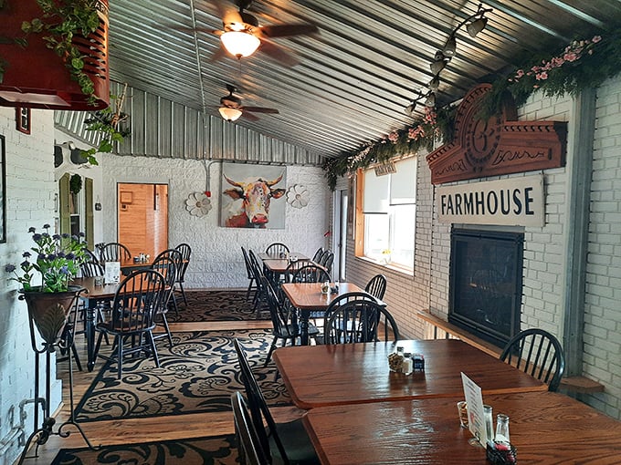 White brick walls, wooden tables, and a cow watching over diners. Farm-to-table isn't just a concept here&mdash;it's the decor too.