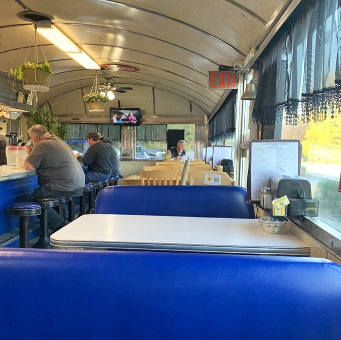 Blue vinyl booths and hanging plants create the perfect backdrop for morning conversations that range from world politics to whether you'll share your last bite.