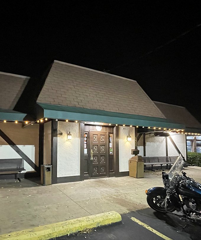 After dark, Villa Nova's entrance glows with promise, like a lighthouse for the pasta-starved. Even motorcyclists know where to find good eating.