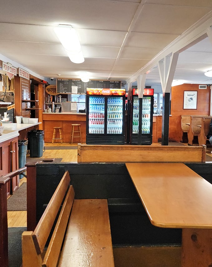 Wooden booths and refrigerated drinks await in this casual space where hungry diners become lifelong fans with every delicious bite.