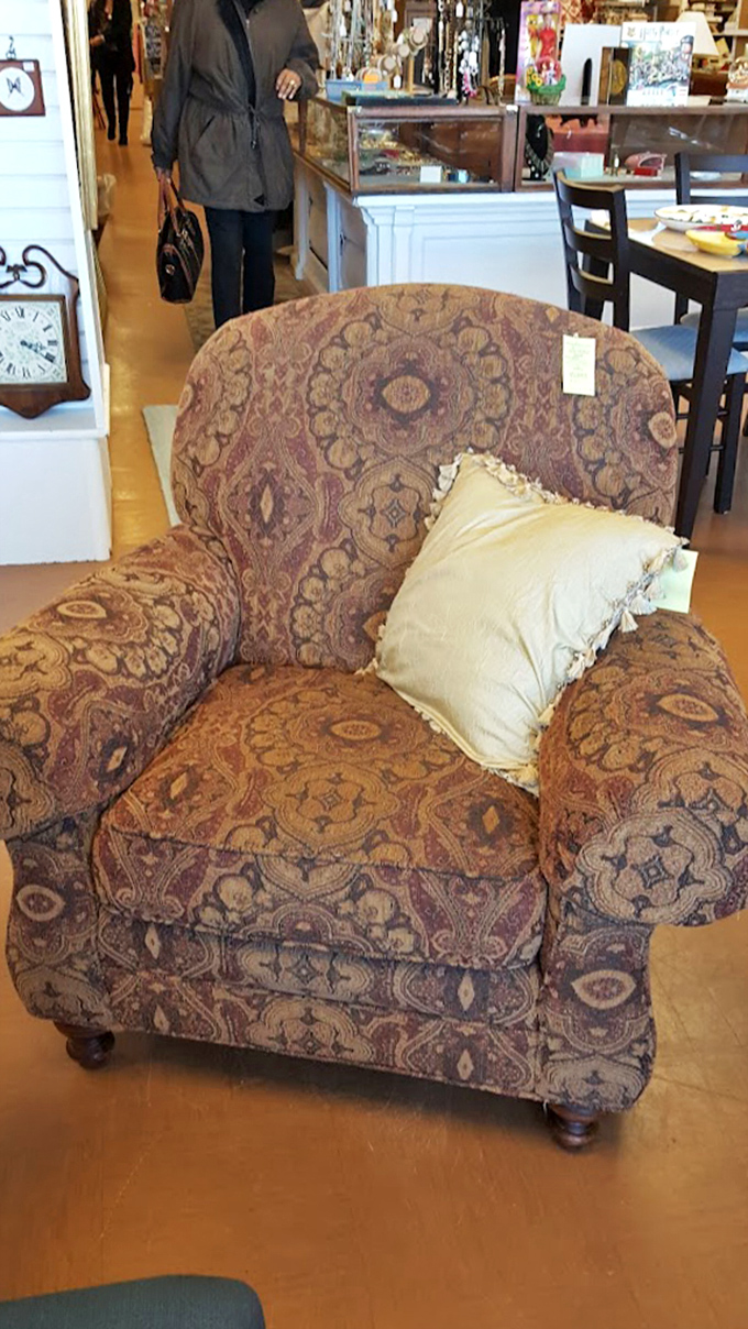 This armchair hasn't forgotten how to hug. Perfectly worn-in like your favorite jeans, it's ready for your next Netflix marathon.