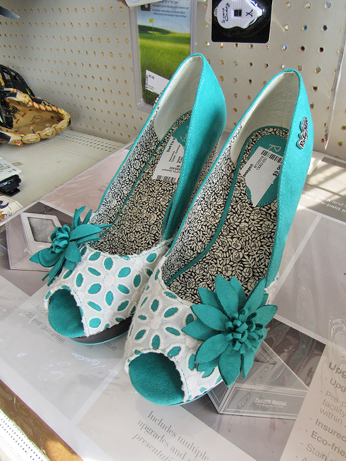 Cinderella never had it so good! These teal peep-toe beauties prove secondhand shoes can still be first-class fashion finds.