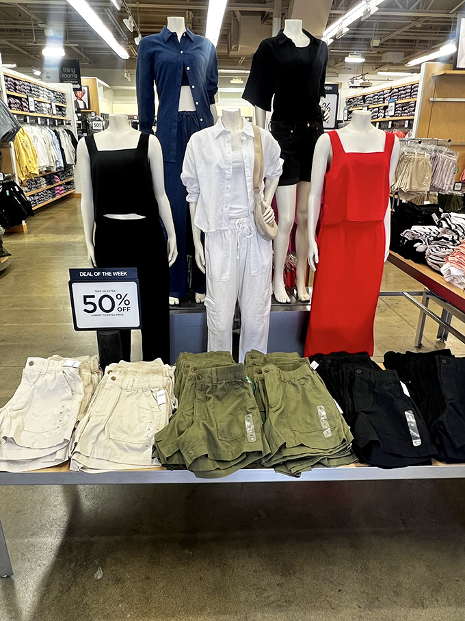 Fashion mannequins modeling the "deal of the week" remind us that style doesn't have to break the bank&mdash;especially at 50% off.