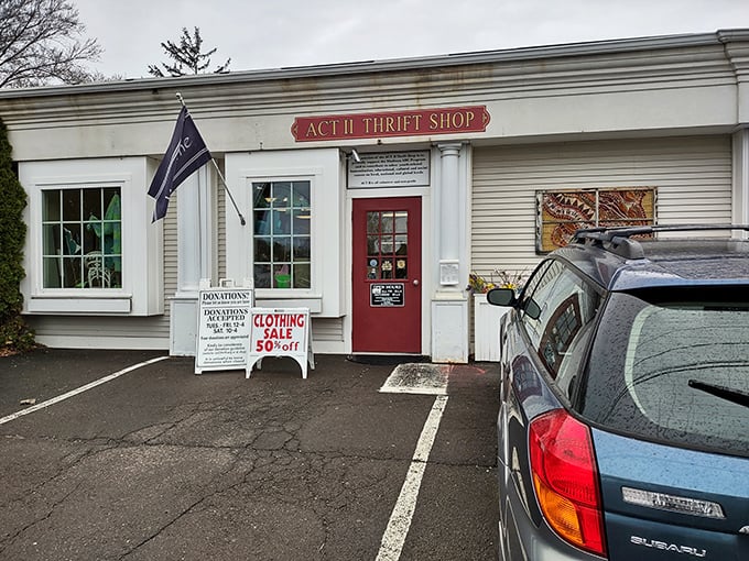 New England charm meets community spirit in this colonial-style building that transforms donated goods into funds for local youth programs.